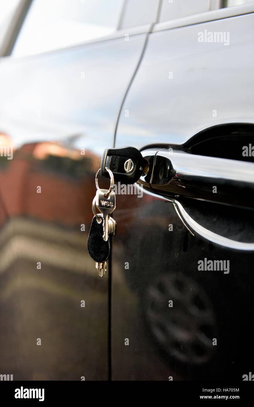 Car keys left in door Stock Photo - Alamy