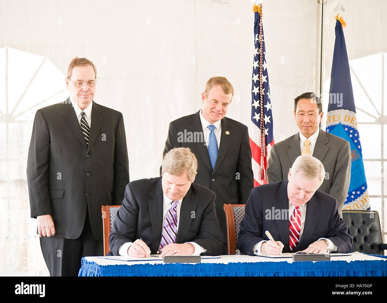 Carbon reduction military hi-res stock photography and images - Alamy