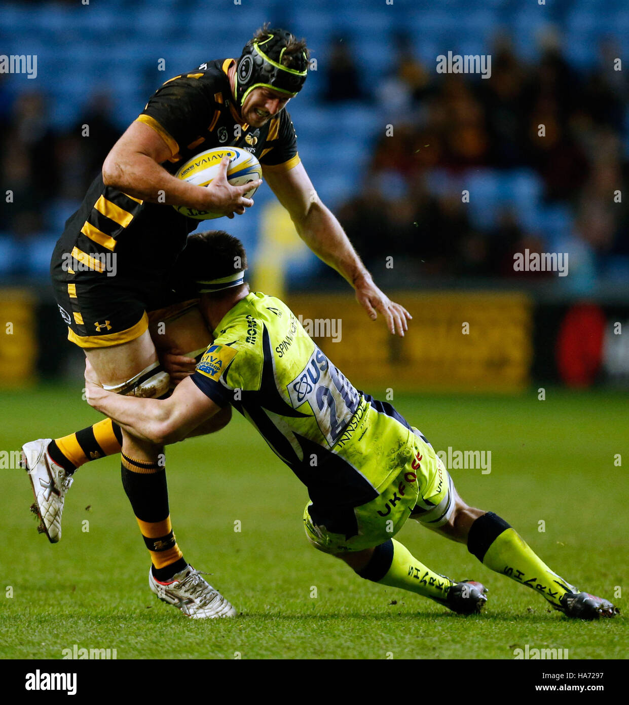 Wasps' James Gaskell and Sale Sharks' Tom Curry during the Aviva ...