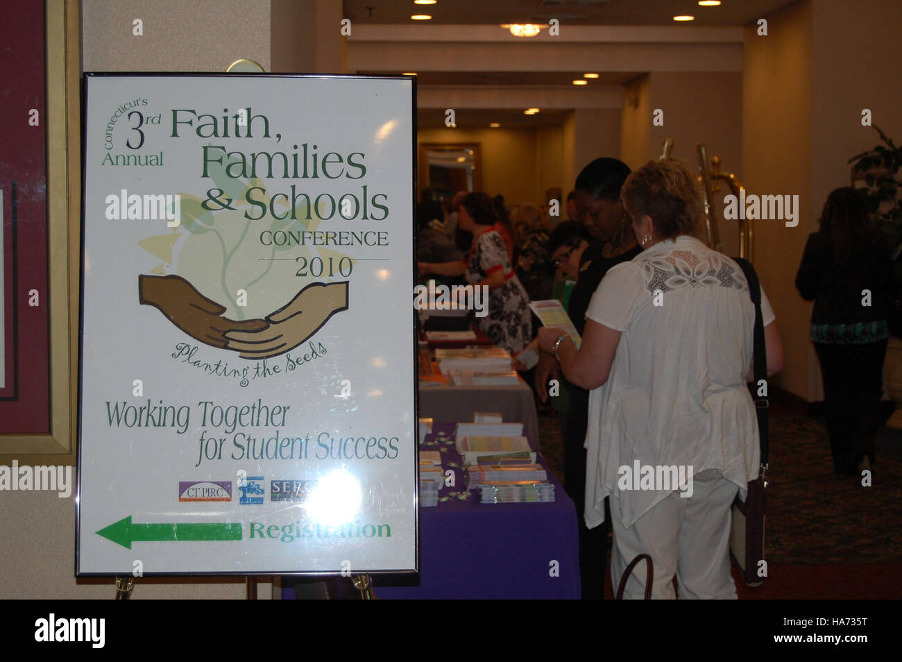 Community building strategies hi-res stock photography and images - Alamy