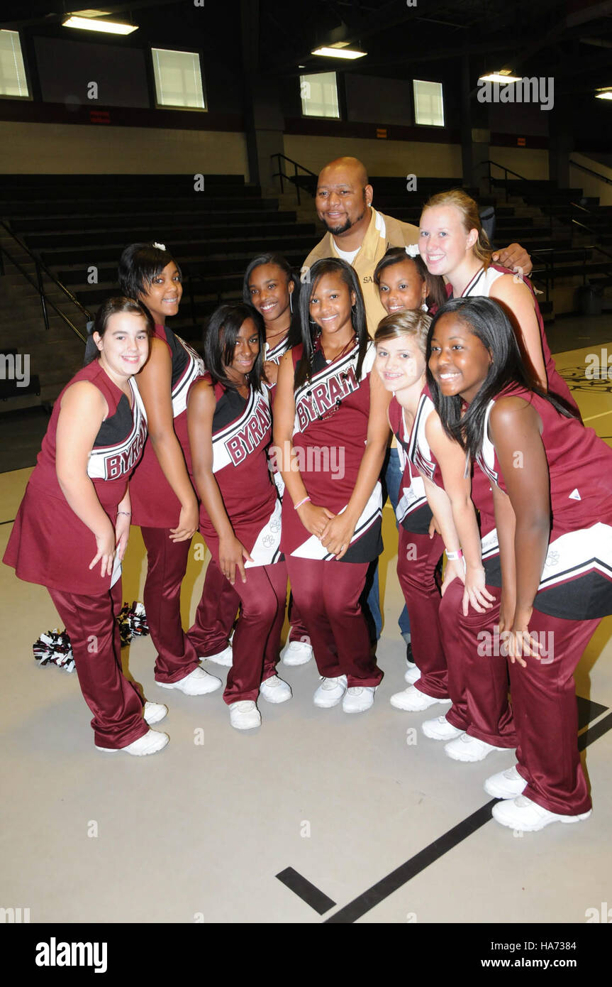 Cheerleaders high school hi-res stock photography and images - Alamy