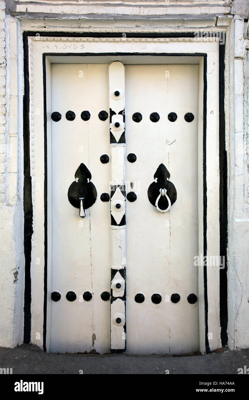 Door in old town of Yazd, Iran Stock Photo - Alamy