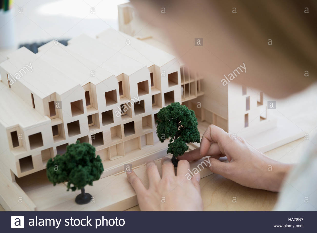 Model building assembling hi-res stock photography and images - Alamy