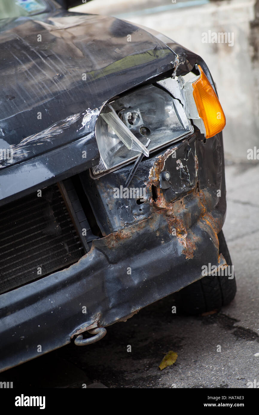 Crashed car headlight detail hi-res stock photography and images - Alamy