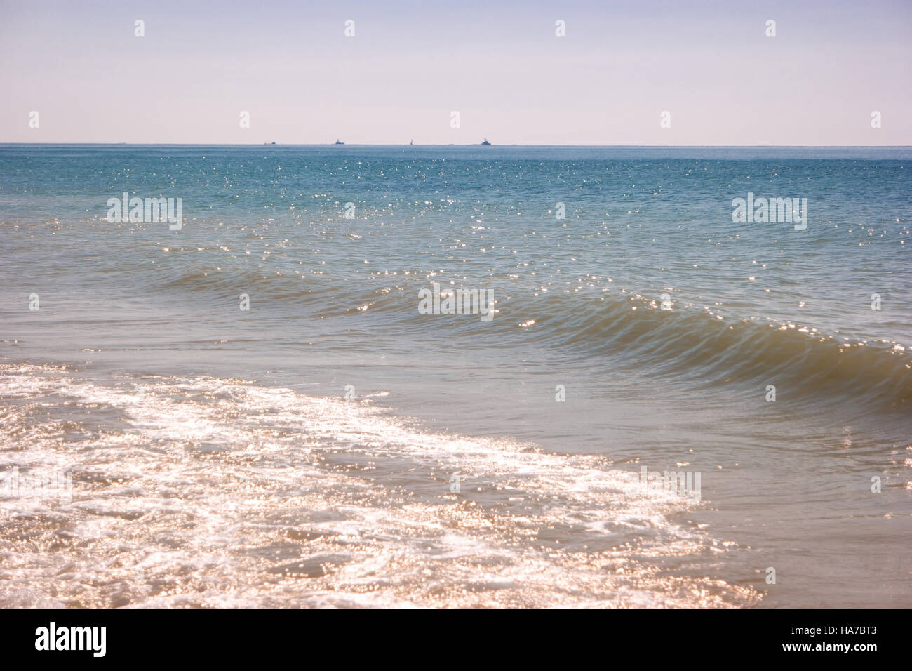 Cloudless sky sea hi-res stock photography and images - Alamy