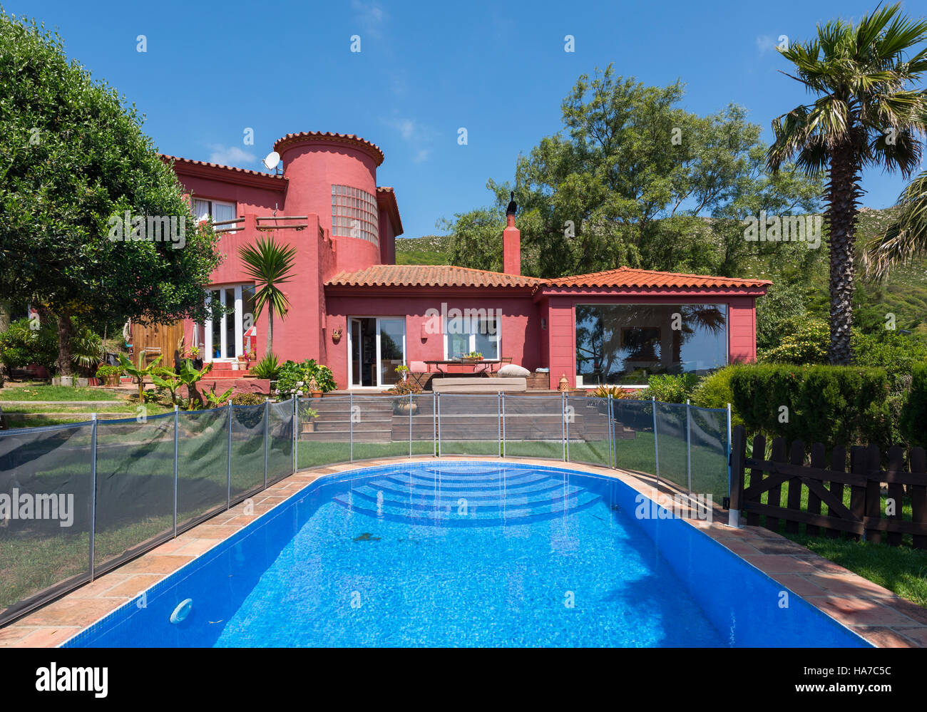 Villa estate swimming pool hi-res stock photography and images - Alamy