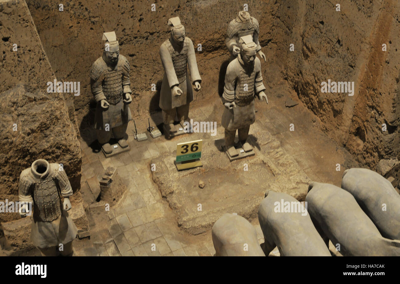 Terra cotta warriors hi-res stock photography and images - Alamy