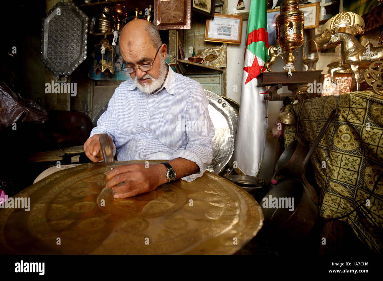 Algeria, Algiers: traditional craft in the casbah Stock Photo - Alamy
