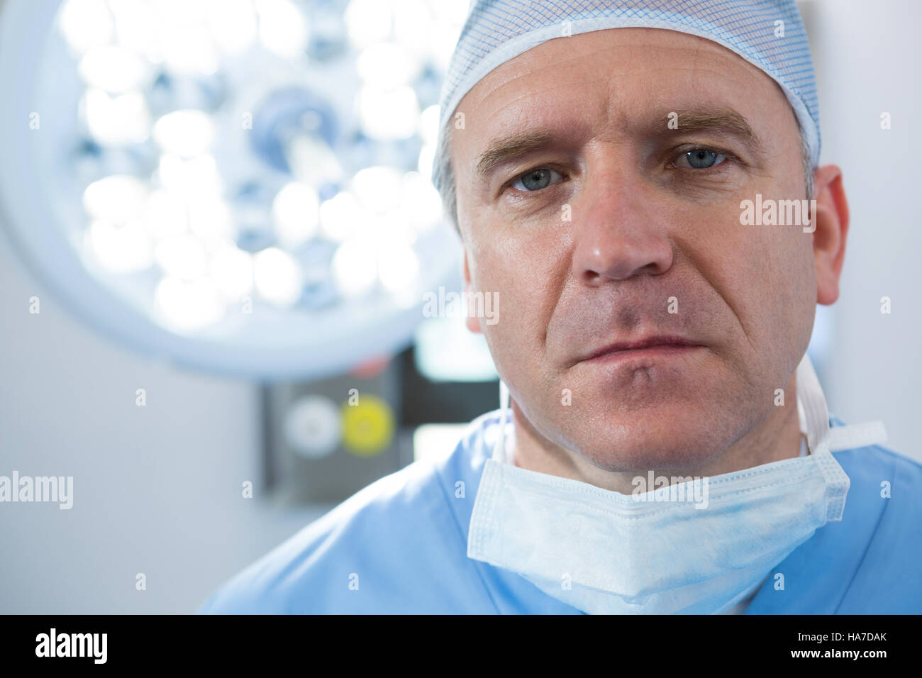 Portrait of male surgeon Stock Photo - Alamy