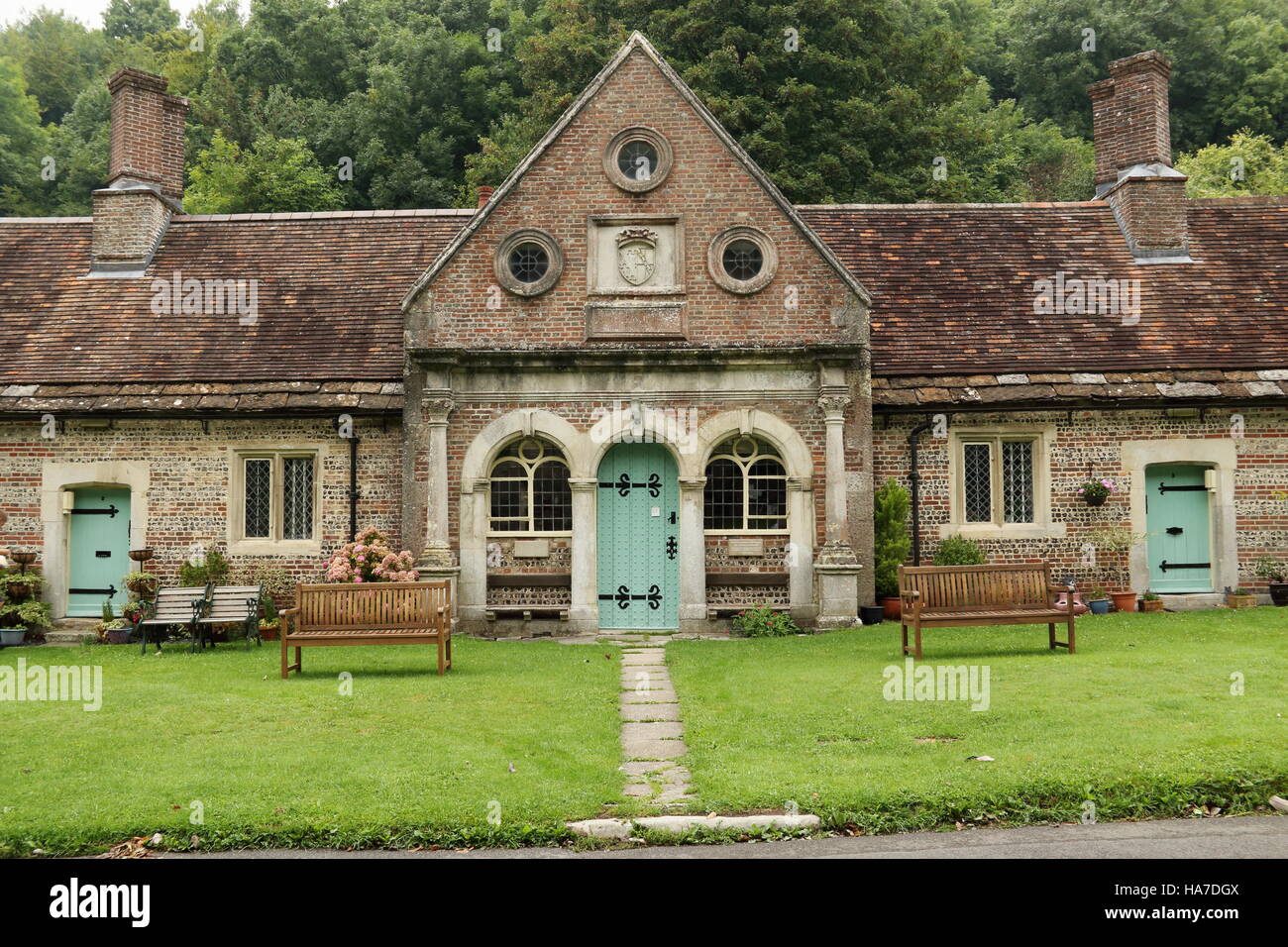 Almshouse hi-res stock photography and images - Alamy