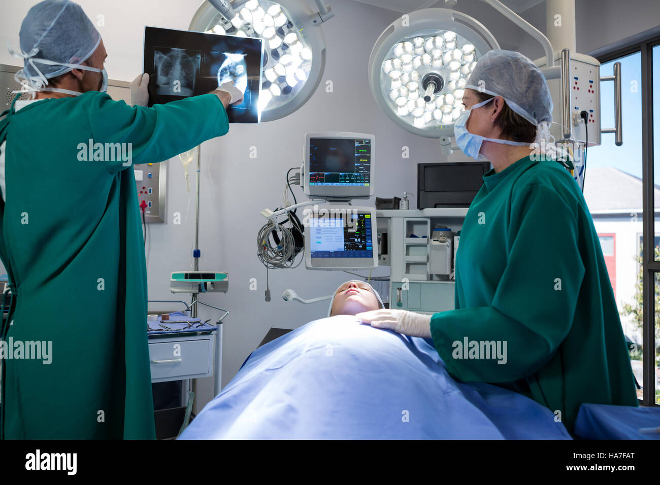Operating and x ray room hi-res stock photography and images - Alamy