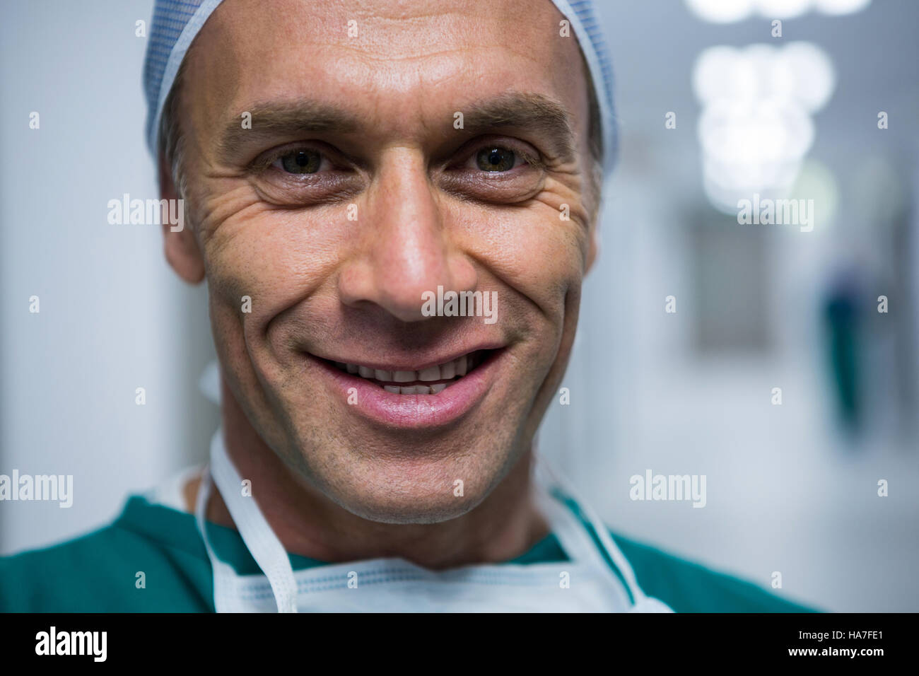 Portrait of male surgeon Stock Photo - Alamy