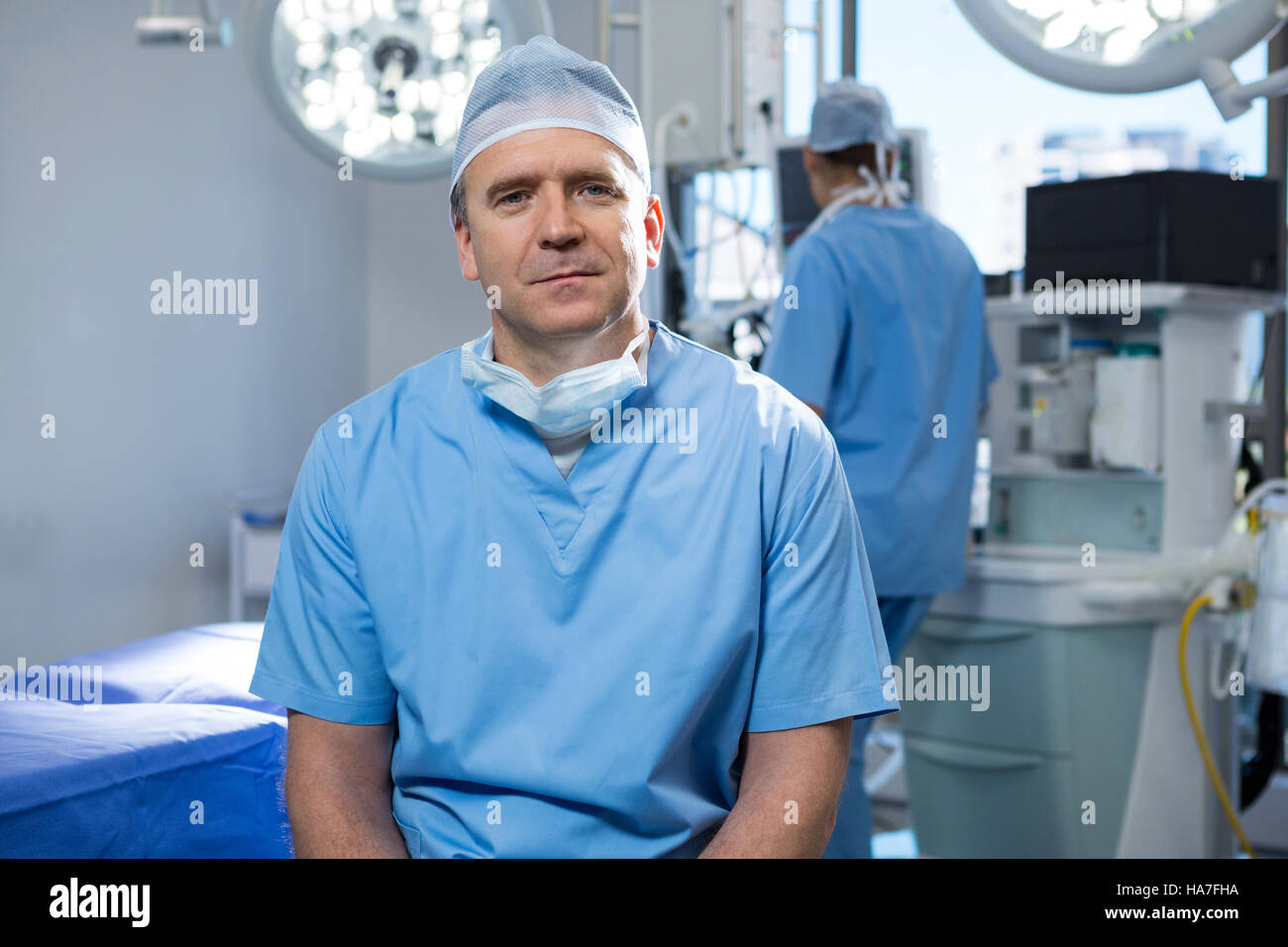 Male surgeon sitting in operation theater Stock Photo - Alamy Male surgeon sitting in operation theater Stock Photo - Alamy