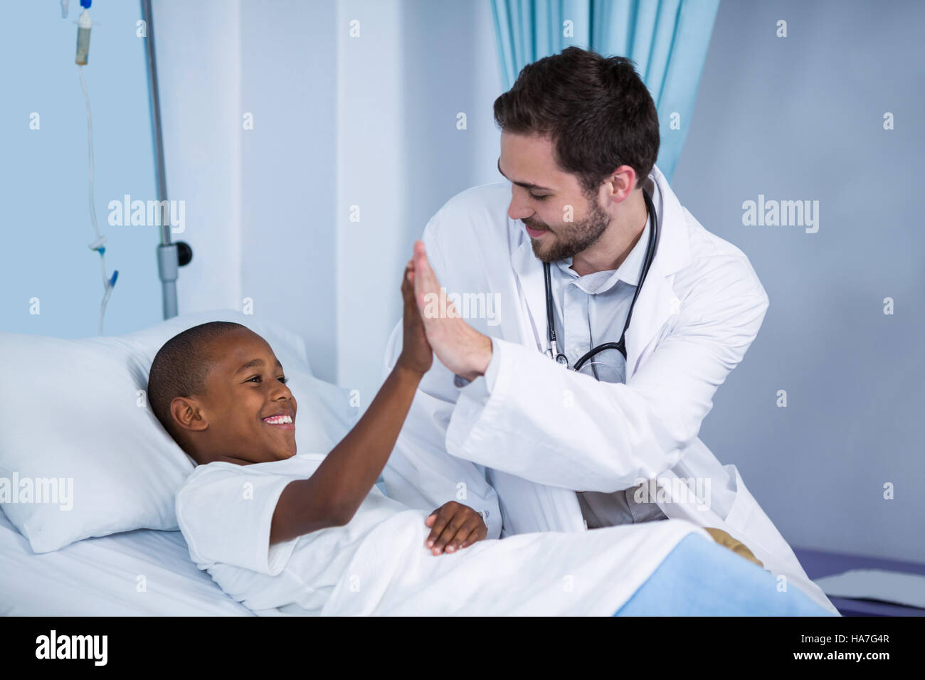 Doctor high five hi-res stock photography and images - Alamy