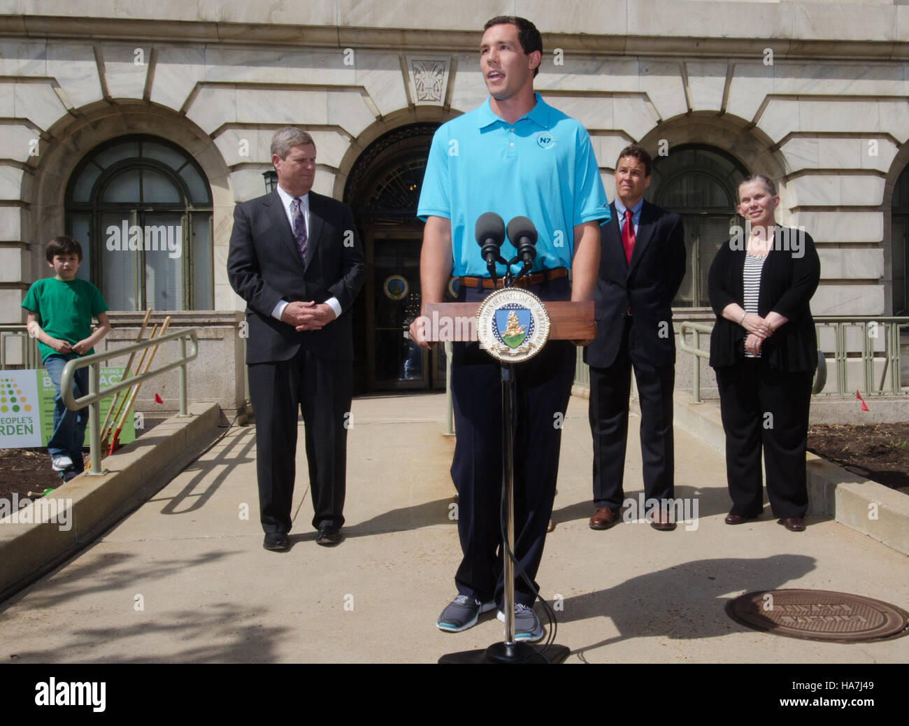 Agriculture Secretary Tom Vilsack and the USDA's Office of Tribal ...