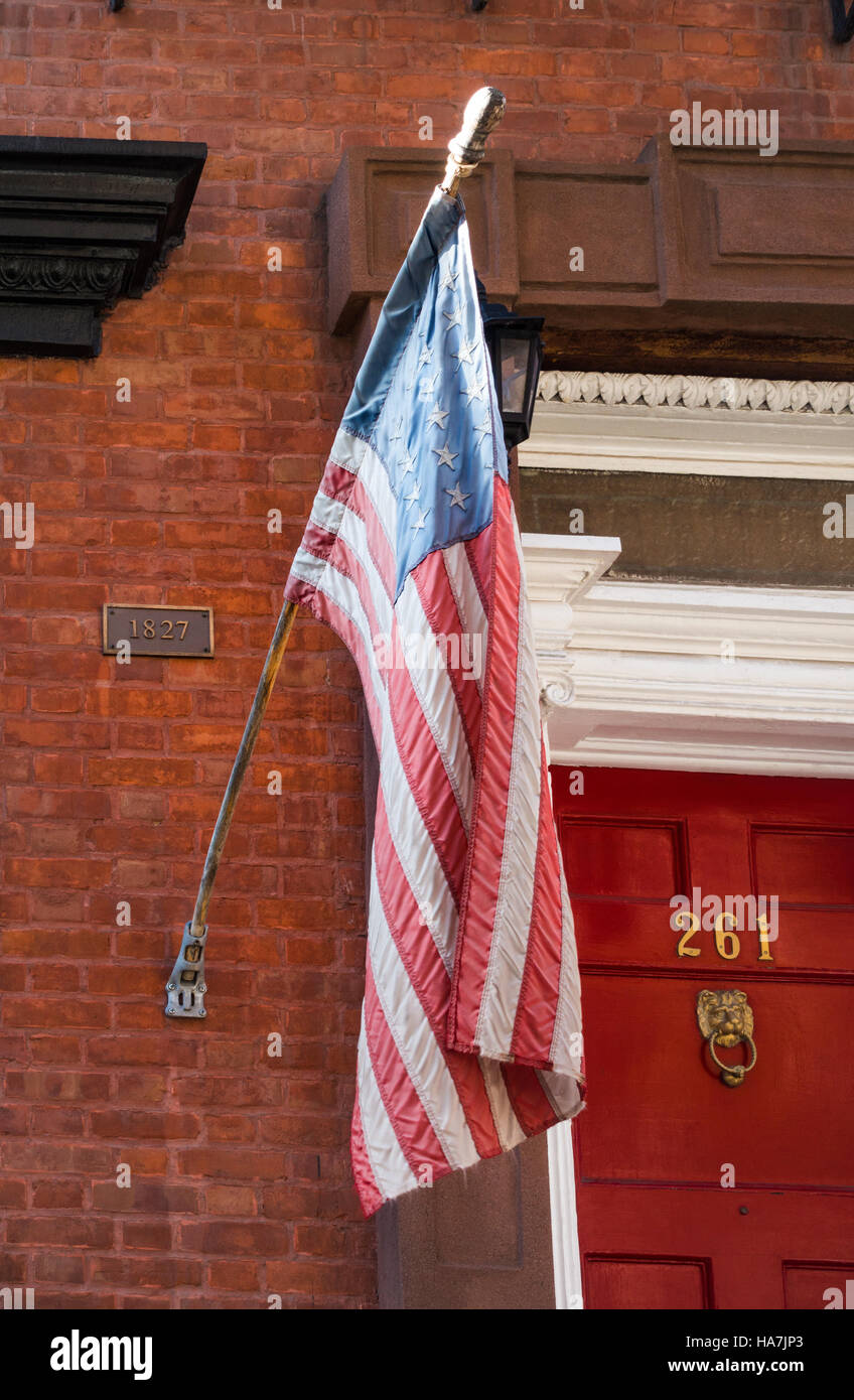 Faded american flag hi-res stock photography and images - Alamy