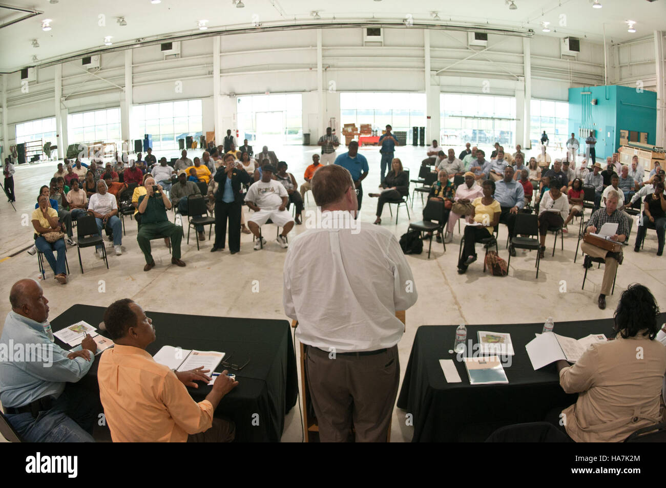 This image shows the Greenville Levee in Mississippi, where flood ...