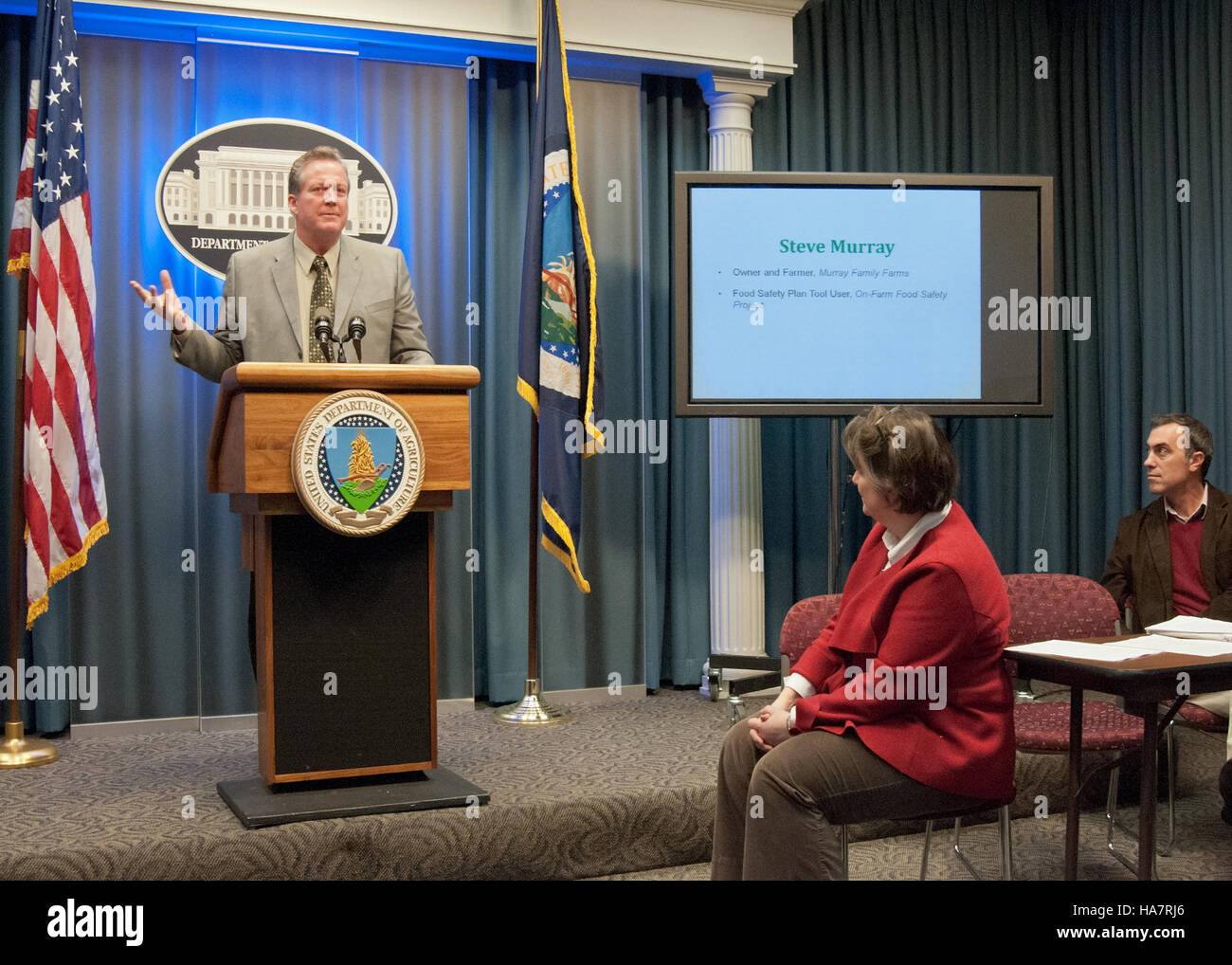 Dr. Kathleen Merrigan of the USDA visited Murray Family Farms in Bakersfield, CA, to discuss on ...