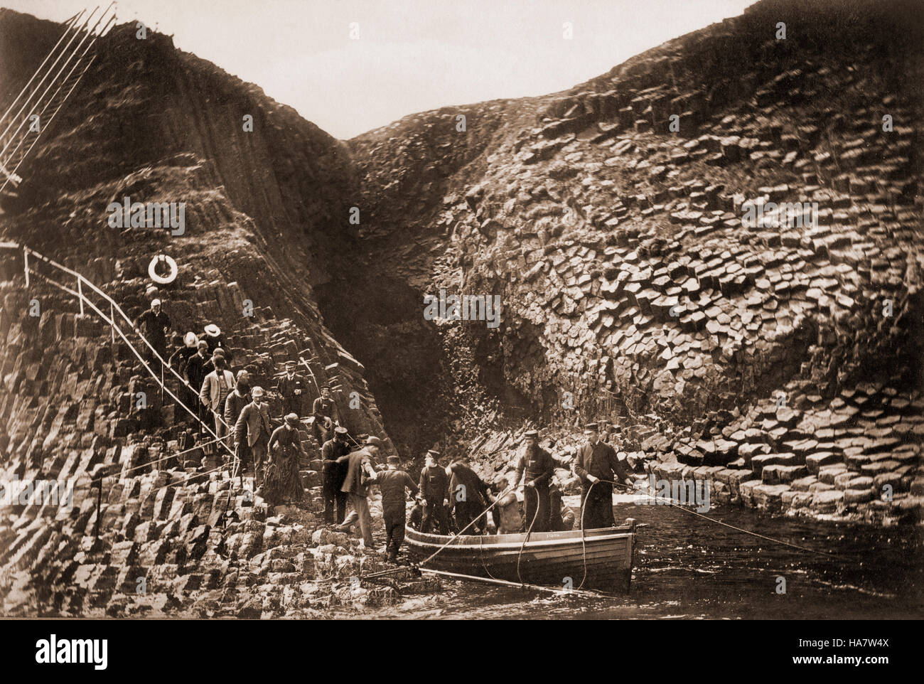 Clamshell cave hi-res stock photography and images - Alamy