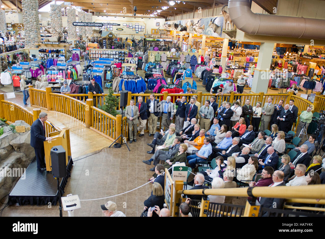 Secretary Tom Vilsack's visit to Cabela's in Dundee, Michigan ...