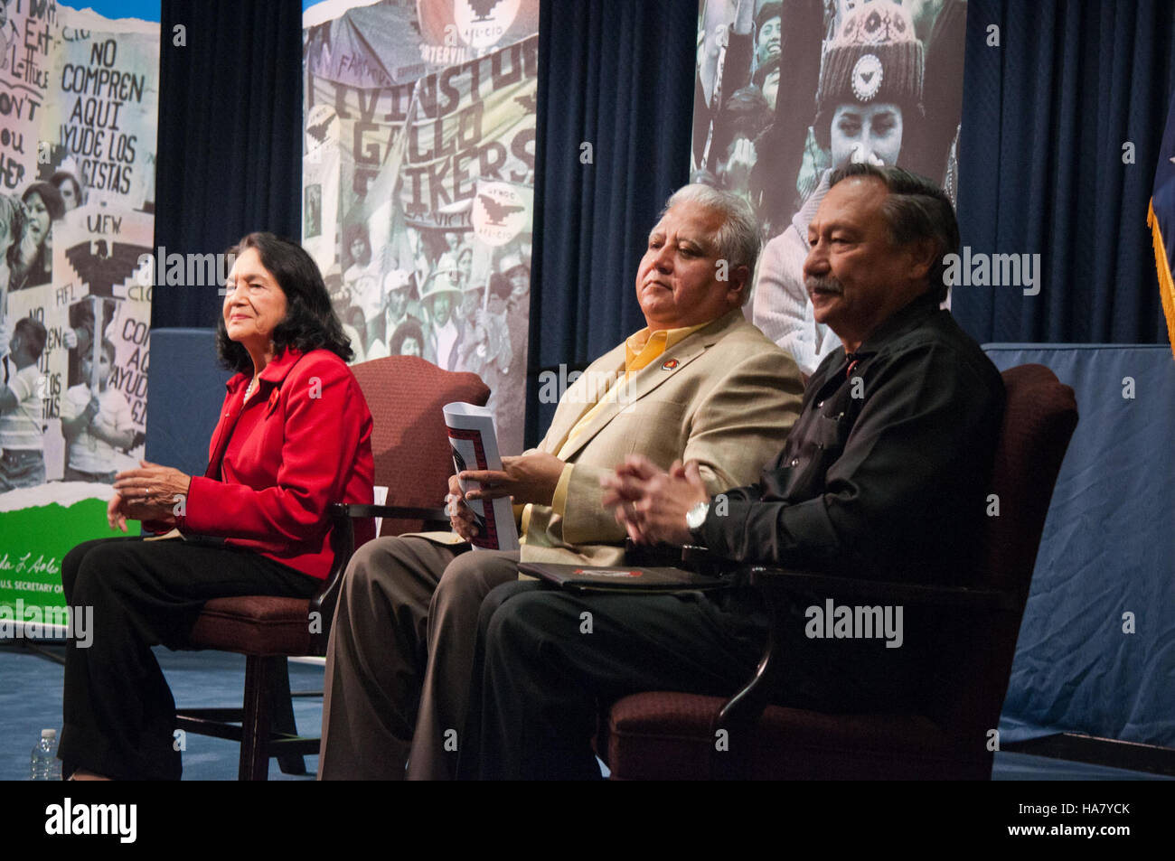 Cesar chavez dolores huerta hi-res stock photography and images - Alamy