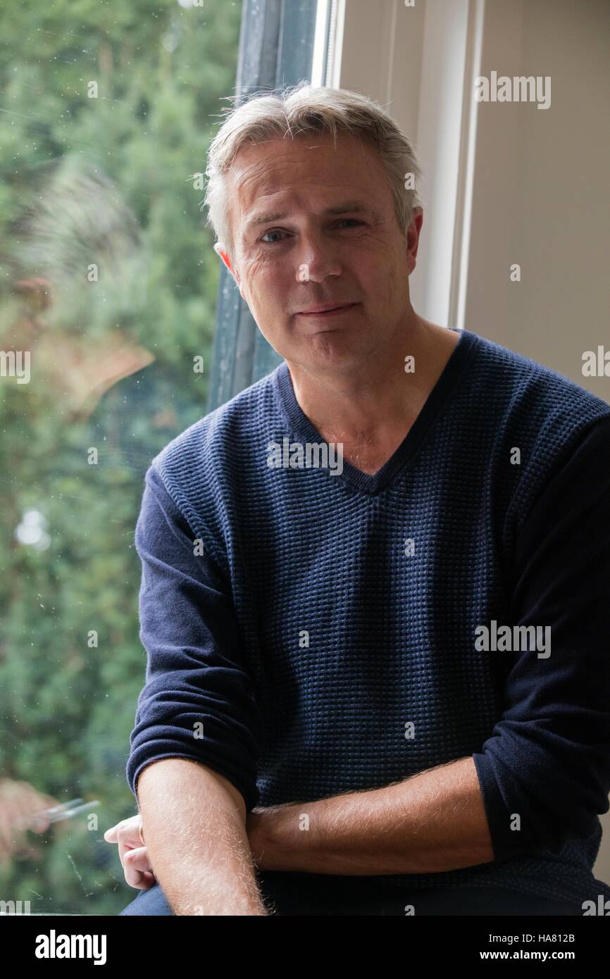 Serious portrait hi-res stock photography and images - Alamy