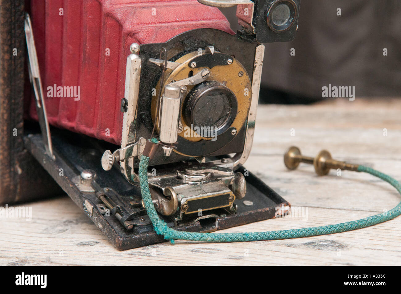 Retro vintage style camera with old fashioned shutter Stock Photo - Alamy