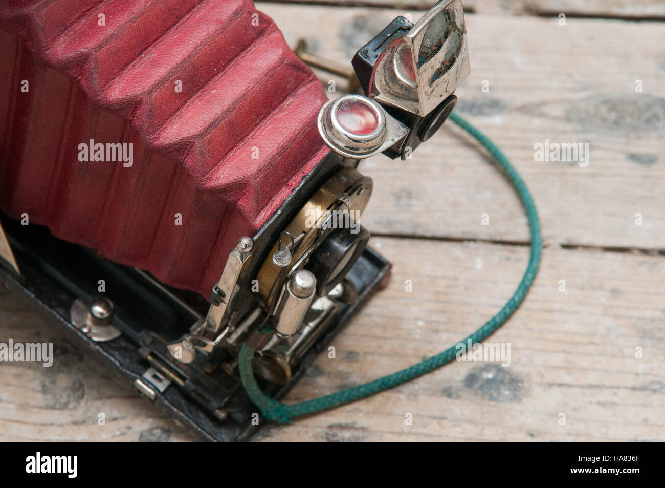 Antique view camera leather bellows hi-res stock photography and images ...