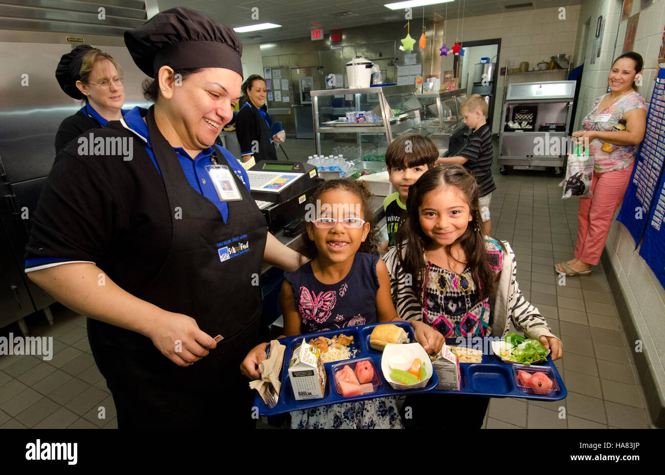 The USDA provides school lunch programs that emphasize healthy foods ...