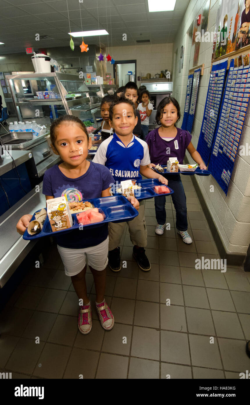 Federal food program school lunches hi-res stock photography and images ...