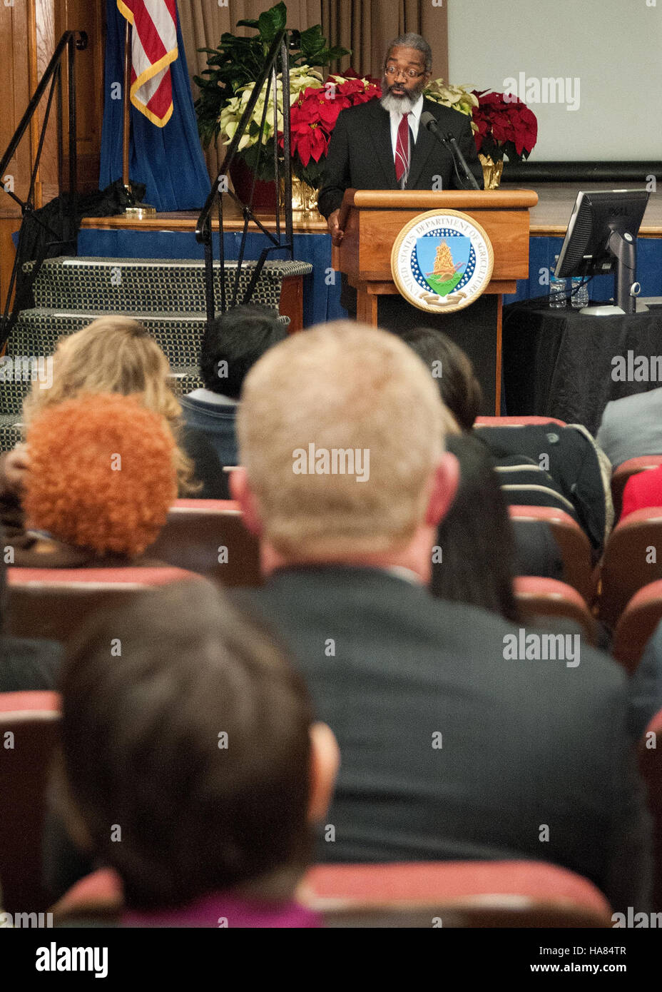 Secretary Tom Vilsack participates in the cultural transformation event ...