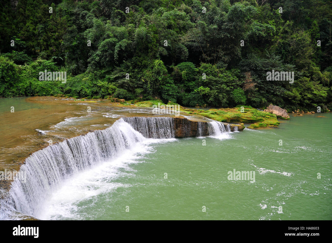 The beautiful Yellow Fruit Tree waterfall (Huangguoshu Waterfall) in ...