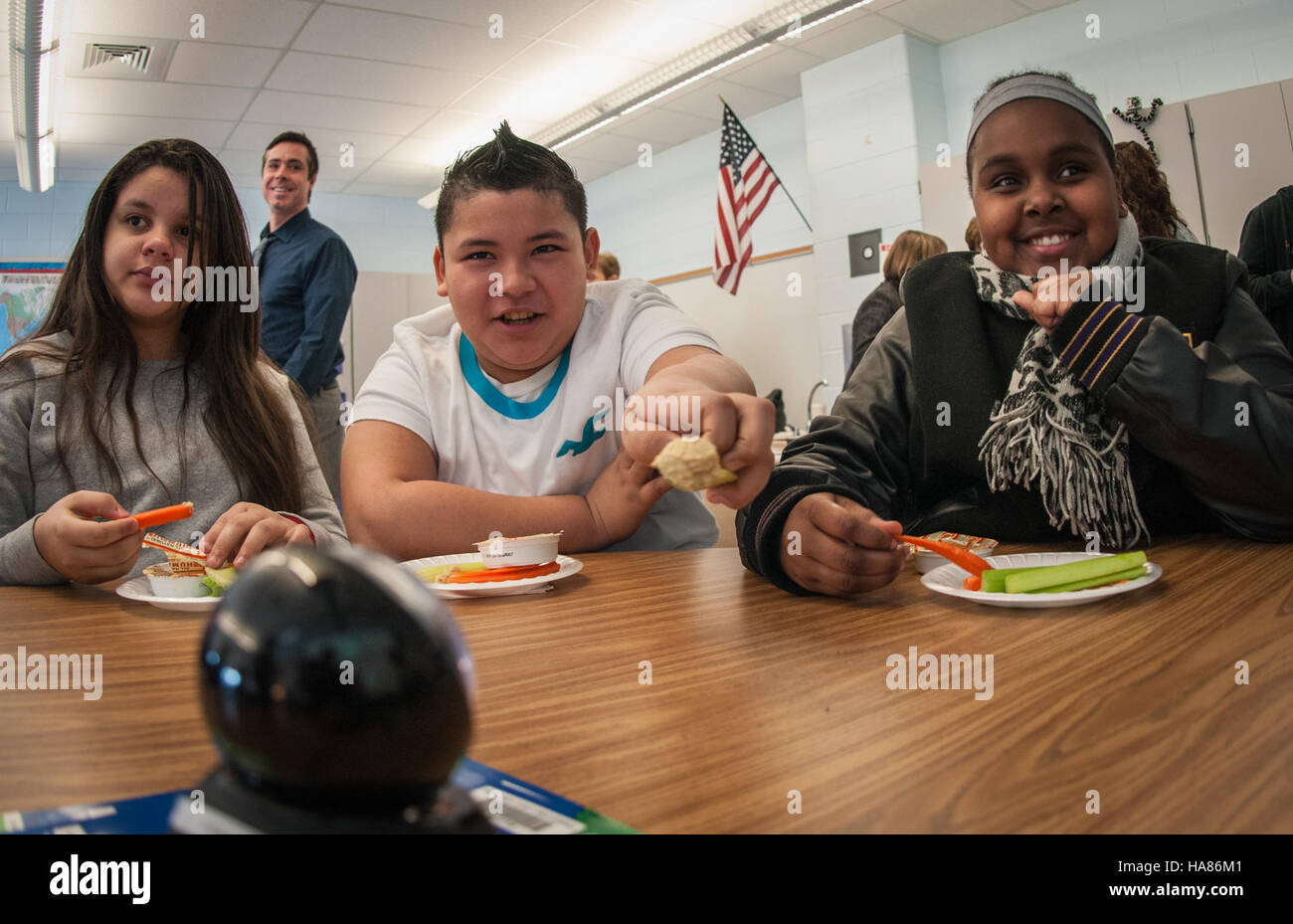 The U.S. Department of Agriculture's Food and Nutrition Service works ...