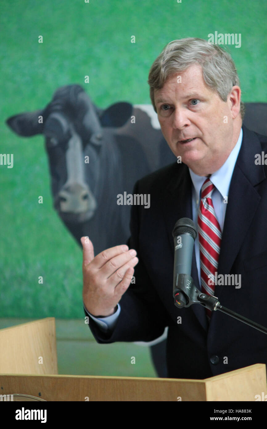Tom Vilsack, former Secretary of Agriculture, speaks about the ...