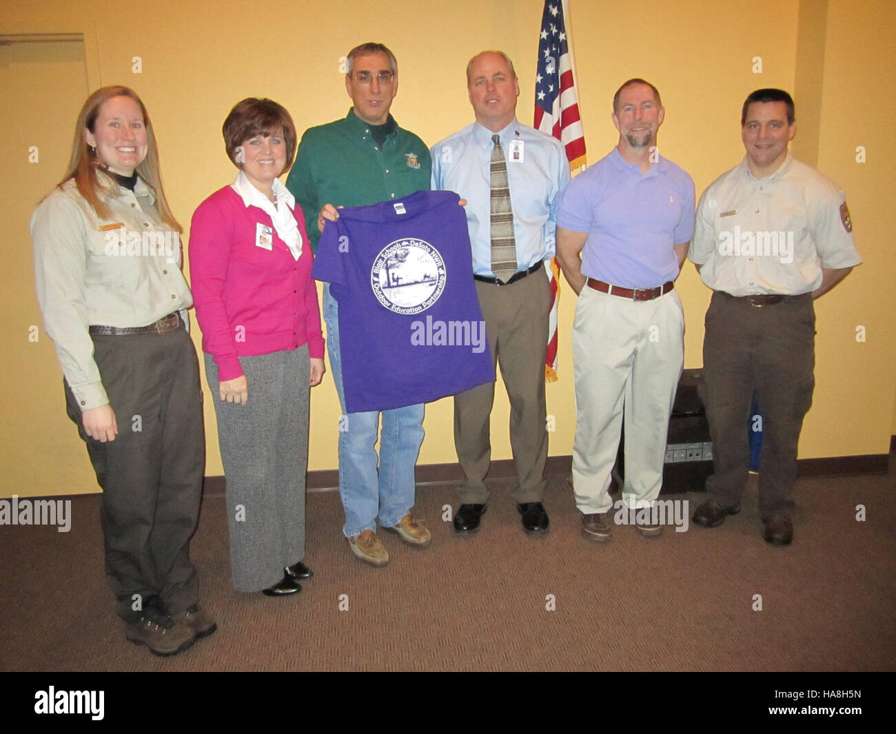 Tom Melius, a U.S. Fish and Wildlife Service representative, met with ...