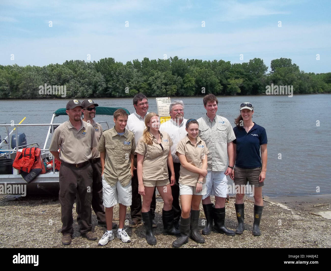 usfwsmidwest 5863046537 USFWS Fisheries staff take time out to smile ...