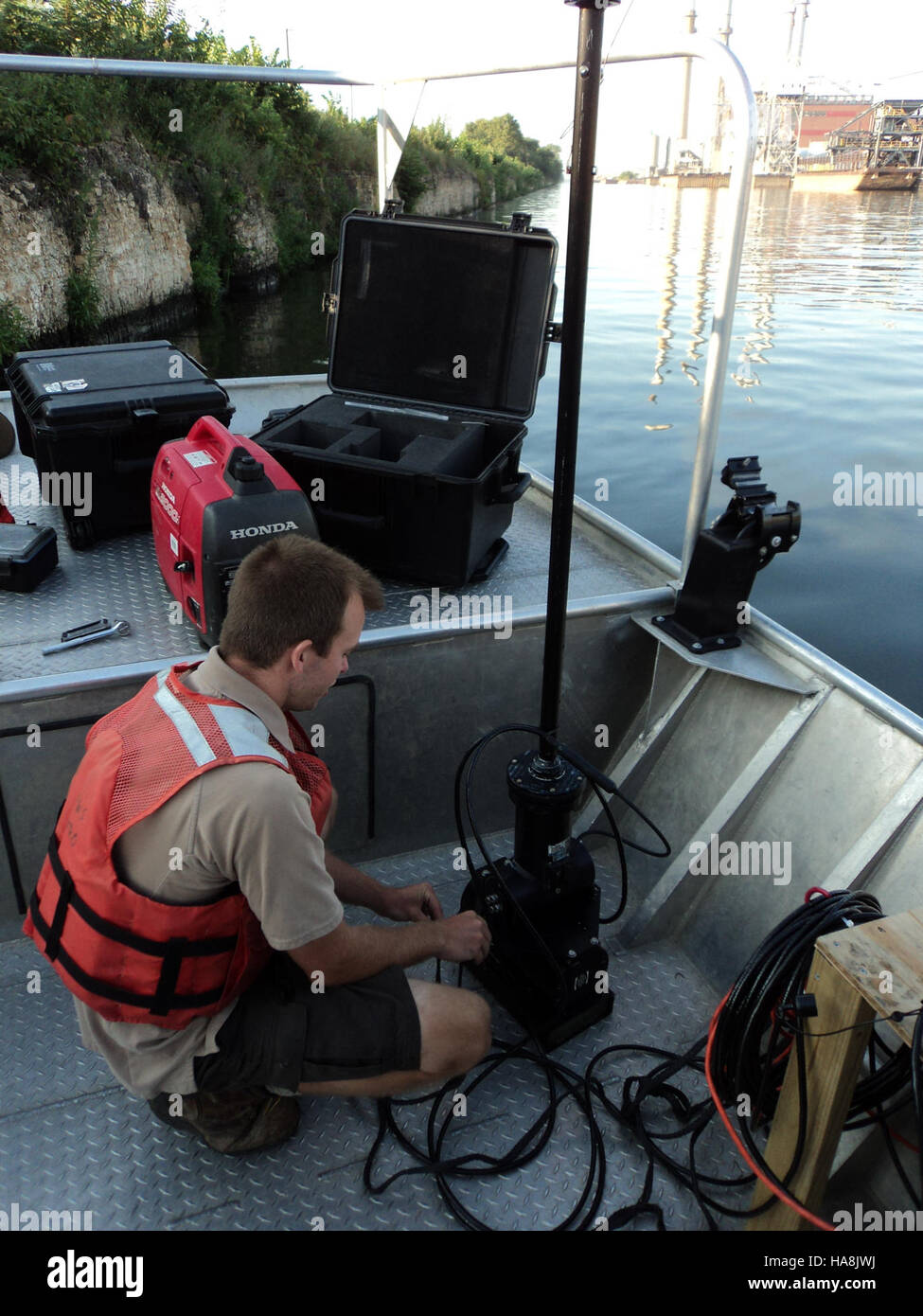 usfwsmidwest 6285855007 DIDSON Assembly Stock Photo - Alamy