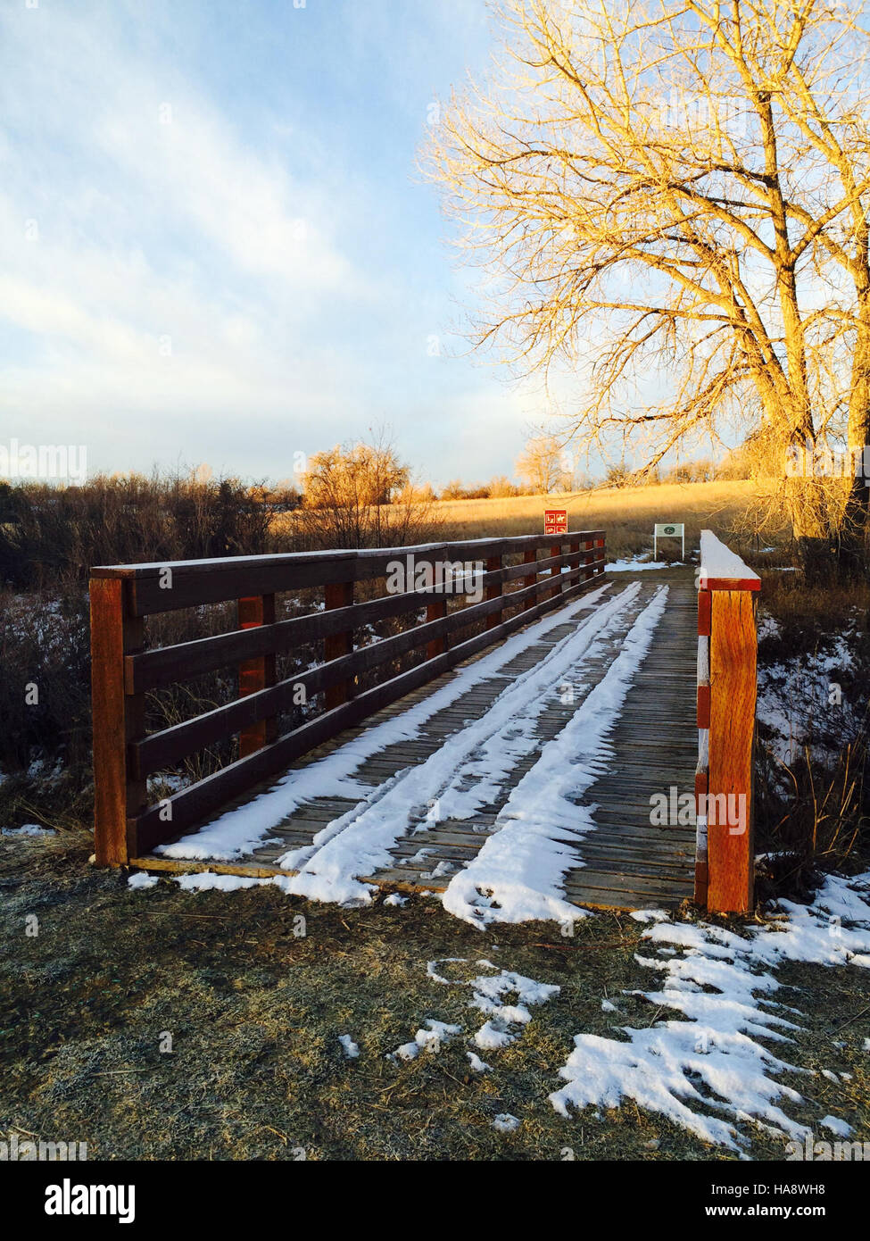 usfwsmtnprairie 16154317708 Eagle Bridge at Two Ponds Stock Photo - Alamy