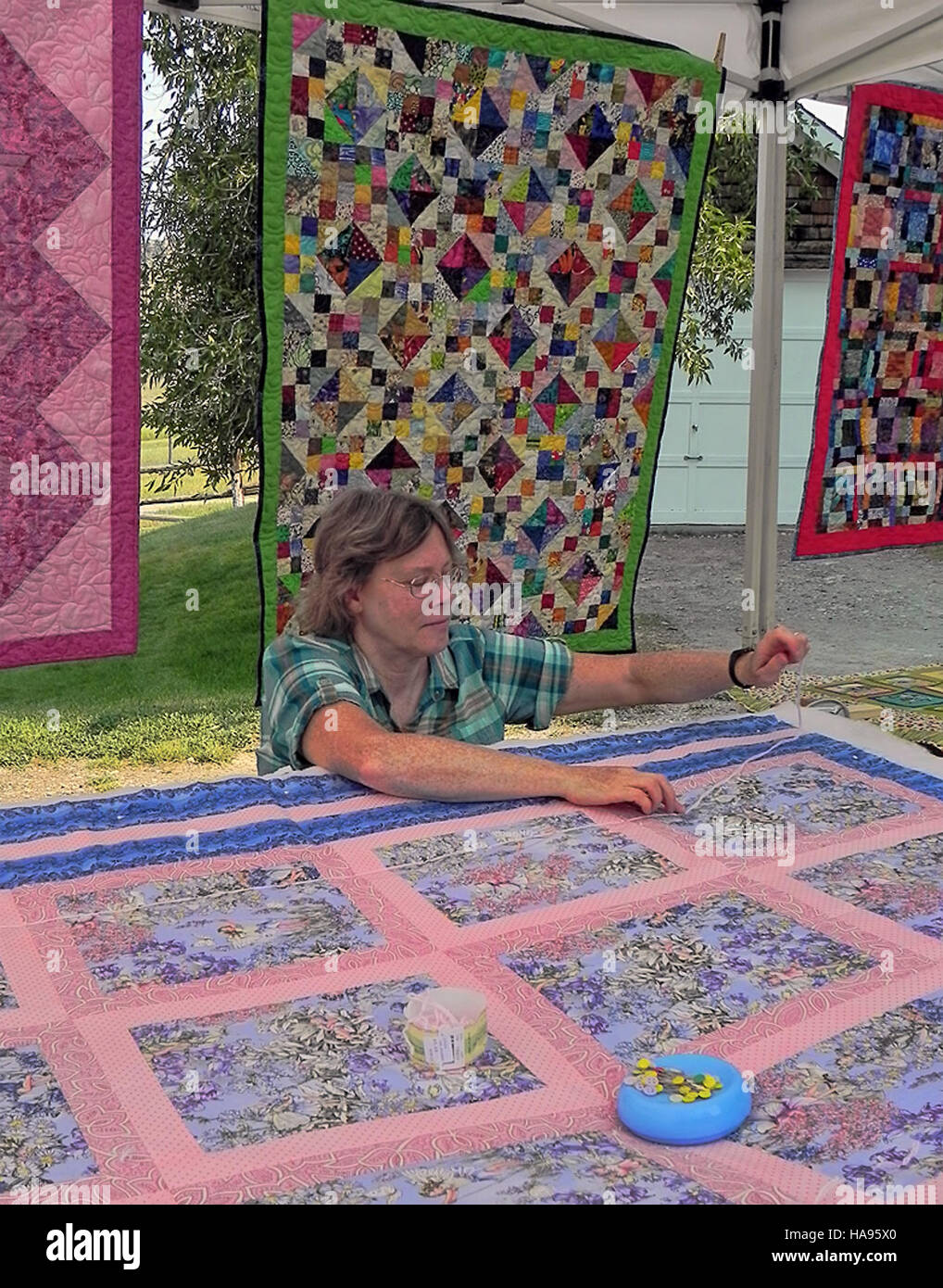 Making handmade embroidery designs hi-res stock photography and images ...