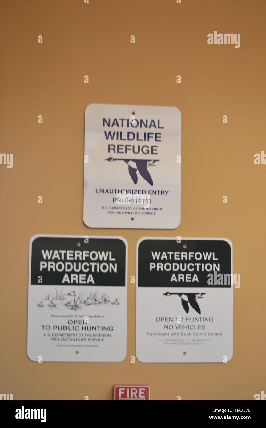 usfwsmtnprairie 9160094555 Refuge signs Stock Photo - Alamy