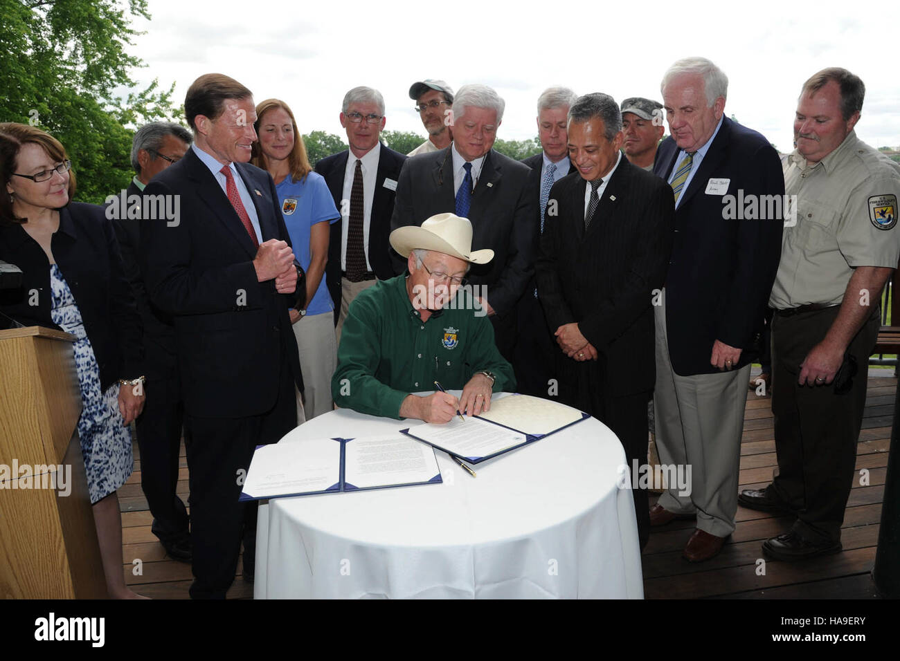 usfwsnortheast 7796942464 Sign Ceremony Stock Photo - Alamy