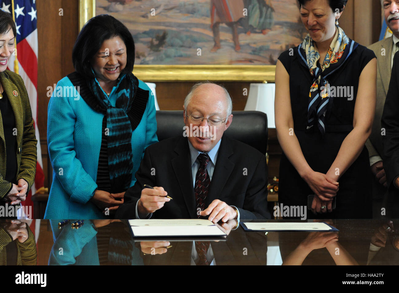 Highlighting significant areas hi-res stock photography and images - Alamy