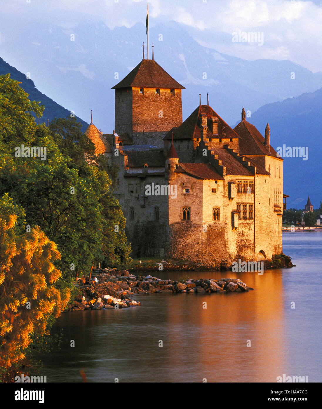 Chateau du Chillon, Lake Geneva, Veytaux, Montreux, Vaud, Switzerland ...
