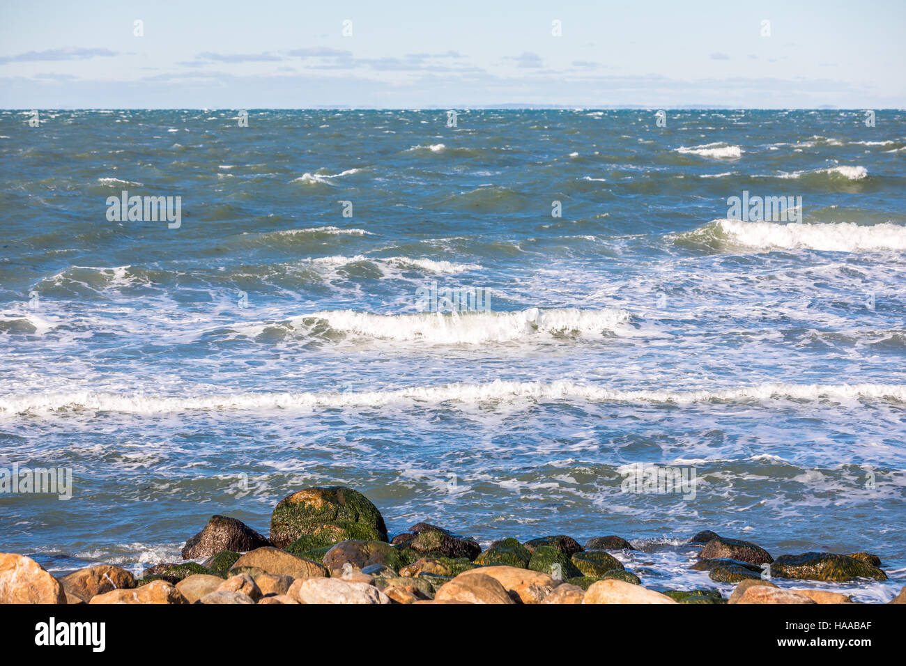Ocean waves on rock shore hi-res stock photography and images - Alamy