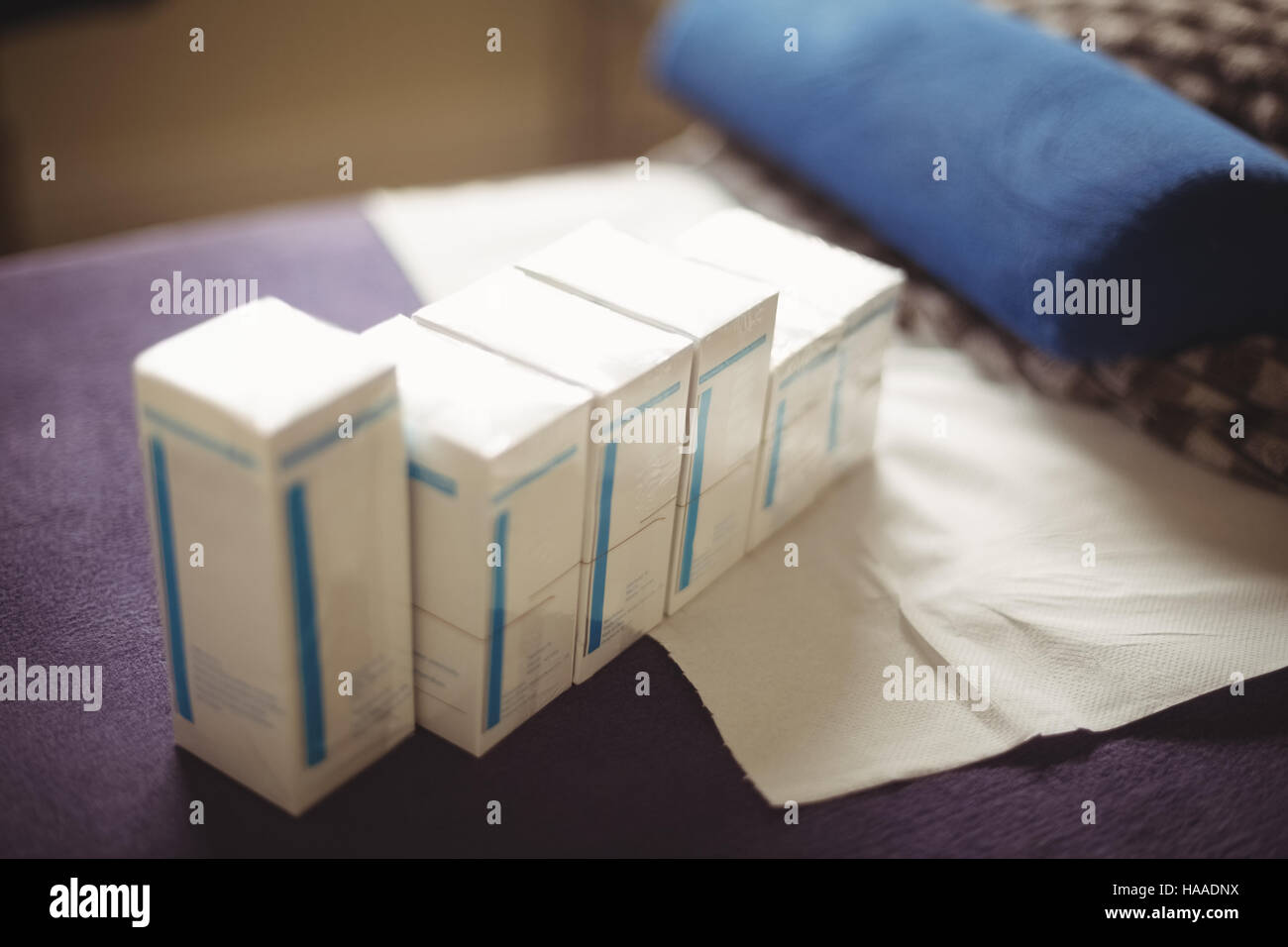 Needle bed hi-res stock photography and images - Alamy