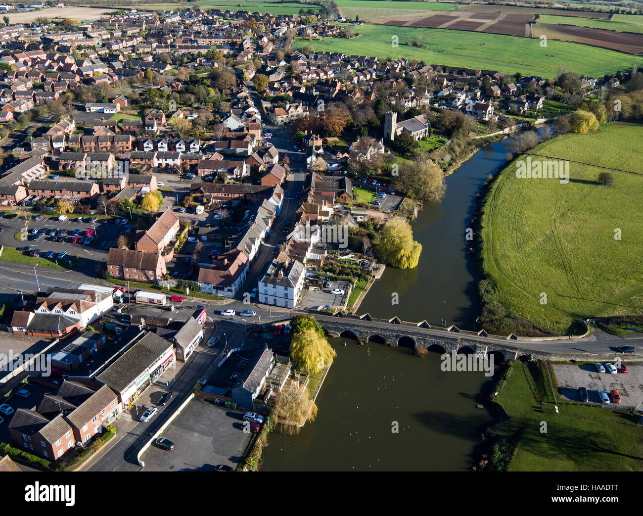 The River Avon running through the Warwickshire village of Bidford upon ...