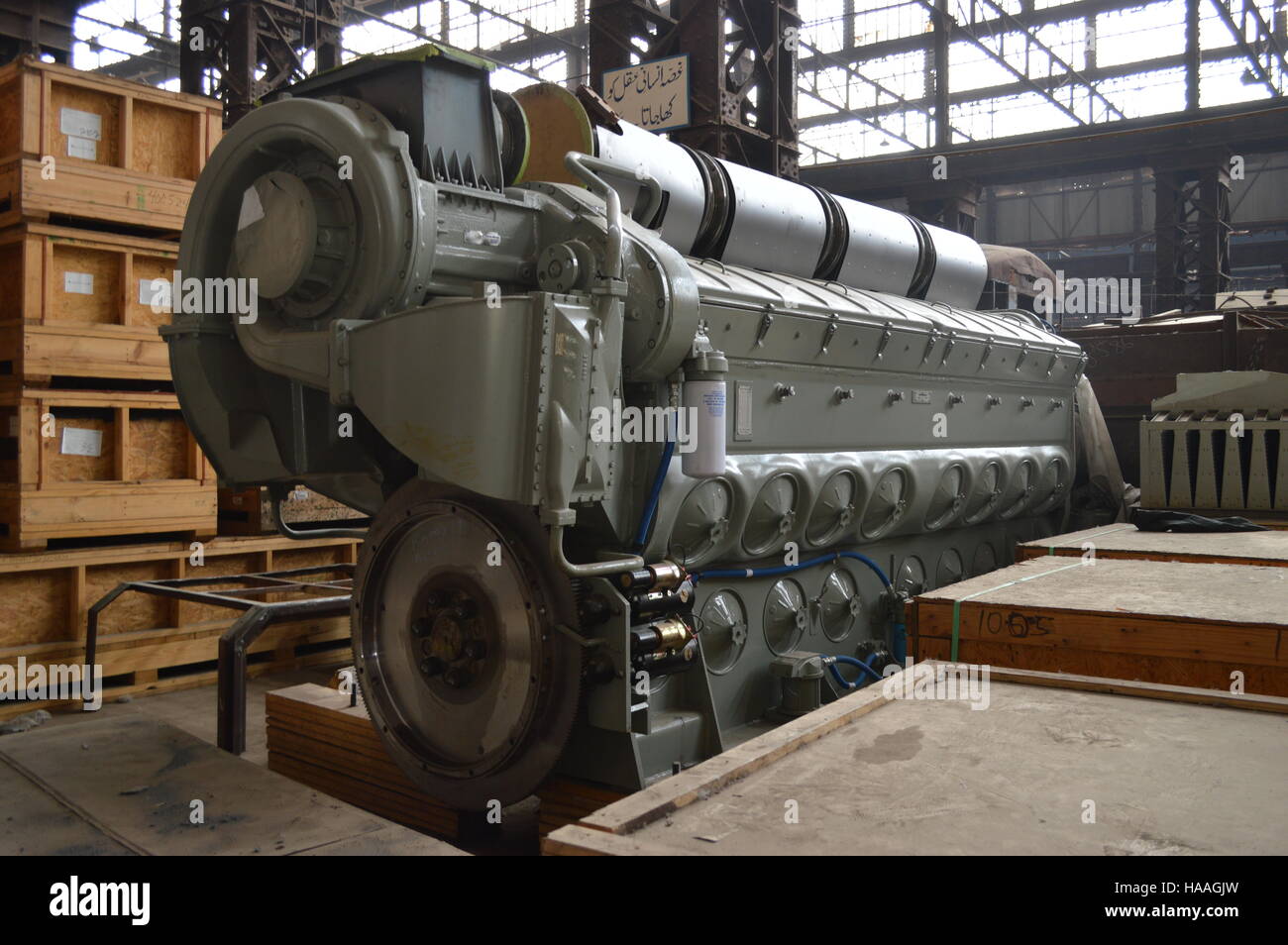EMD 2 stroke diesel engine awaiting installation in Pakistan Railways ...