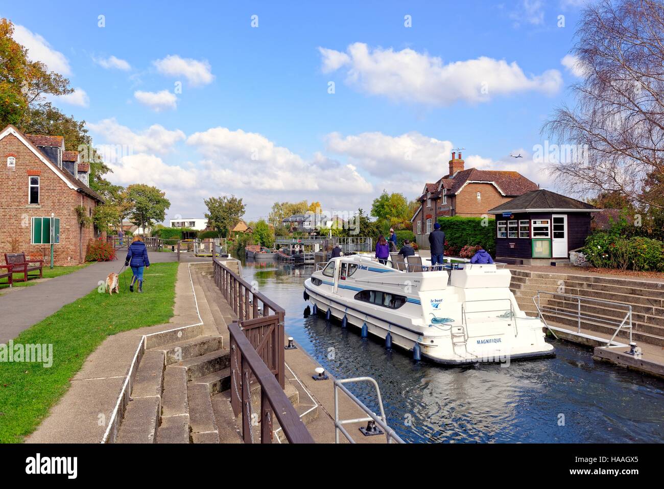 Old windsor hi-res stock photography and images - Alamy