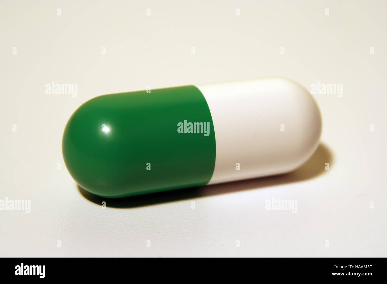 Pill antibiotic hi-res stock photography and images - Alamy