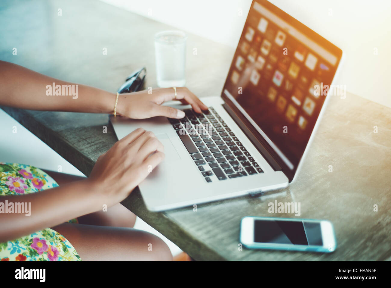 Laptop hands hi-res stock photography and images - Alamy